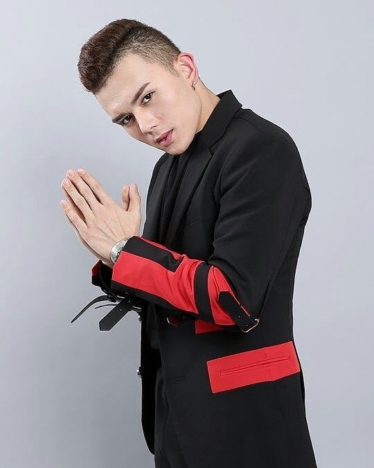 Yuk Kenalan Dengan Manny Idol Kpop Pertama Yang Beragama Islam