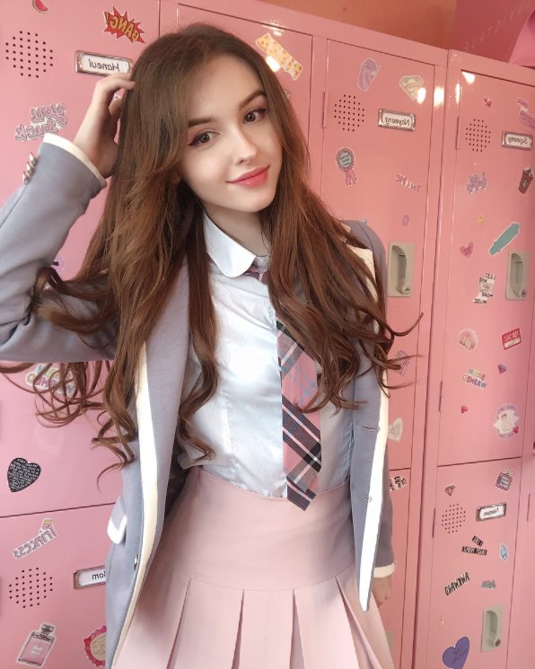 Karimova Elina Selebgram Asal Uzbekista Jadi Idola Di Korea