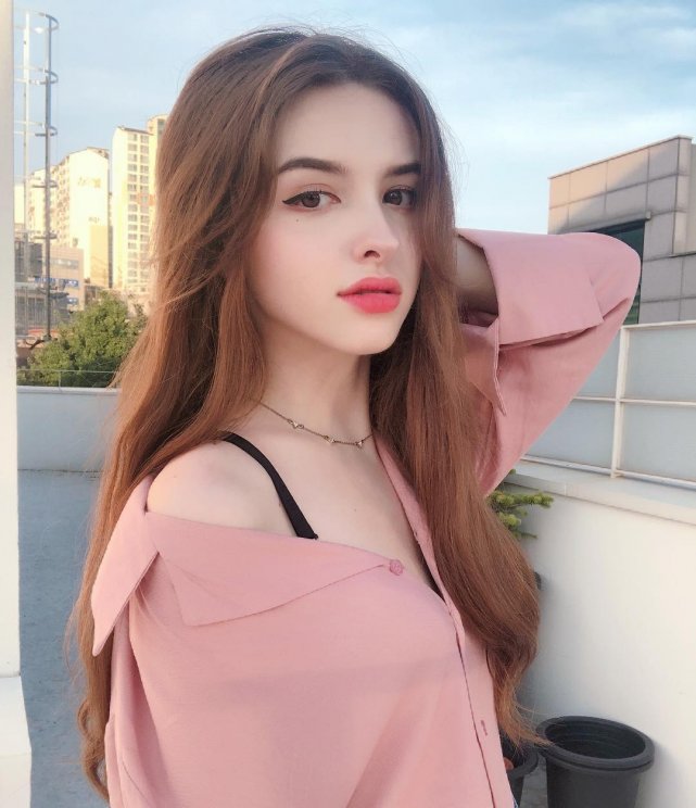 Karimova Elina Selebgram Asal Uzbekista Jadi Idola Di Korea