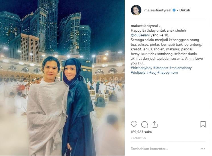 Bikin Hati Bergetar, Cantiknya Maia Estianty saat Berhijab