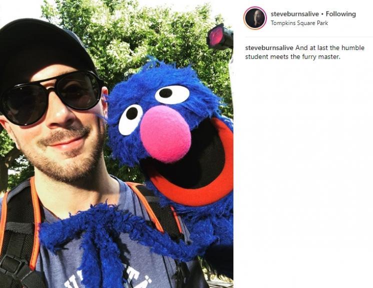 Masih Bugar, Ini 5 Potret Terbaru Steve Blues Clues