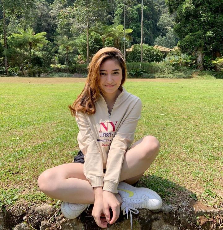 11 Potret Dannia Salsabilla, Artis Cantik yang Pernah Jadi Primadona Kampus