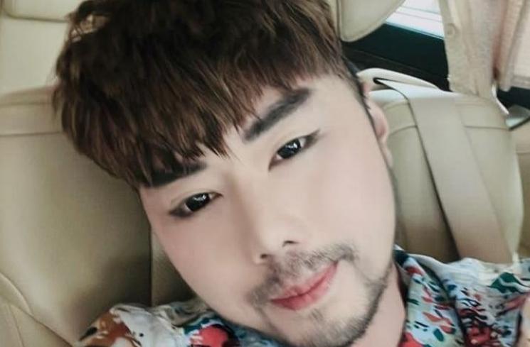 8 Potret Terkini Roy Kiyoshi, Makin Macho dengan Brewok dan Tato