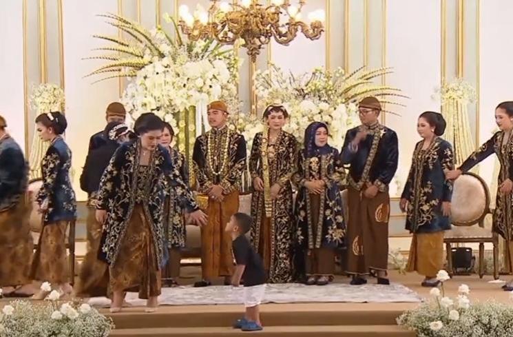 Pakai Singlet bak 'Bos Medan', 6 Tingkah Kocak Nahyan Nasution di Nikahan Kaesang