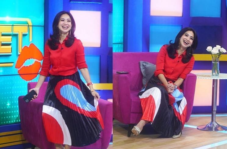 10 Potret OOTD Feni Rose di Layar Kaca, Dibilang Seksi oleh Anak ... 10 Potret OOTD Feni Rose di Layar Kaca, Dibilang Seksi oleh Anak ...