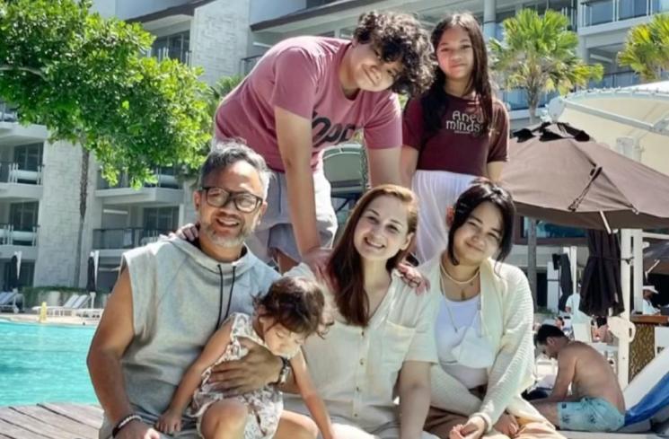 10 Potret Indra Brasco Momong Anak, Dipuji Netizen Jadi Orang Tua Rasa ...