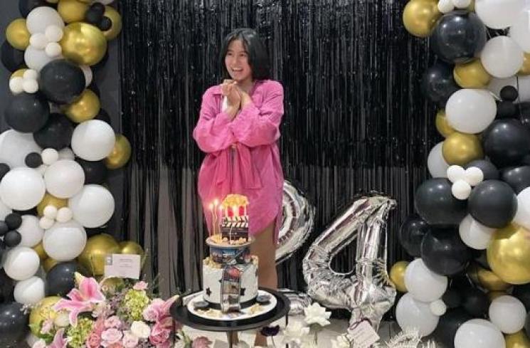 9 Potret Ulang Tahun Shenina Cinnamon, Dirayakan Bareng Kekasih