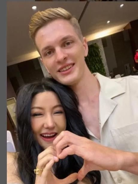 Resmi Lamaran, Ini 11 Potret Tunangan Lucinta Luna Resmi Lamaran, Ini 11 Potret Tunangan Lucinta Luna