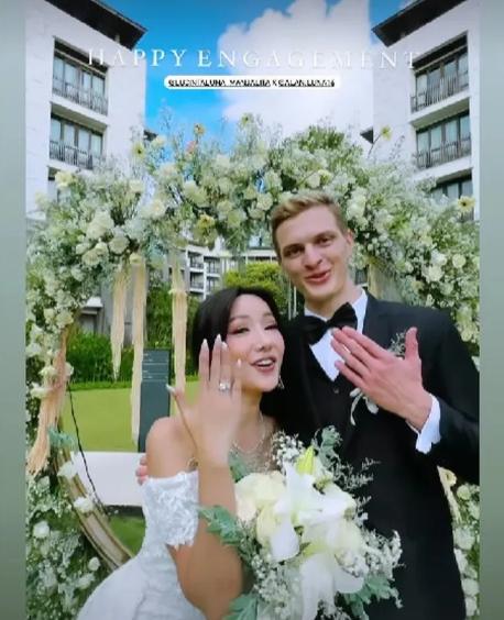 Resmi Lamaran, Ini 11 Potret Tunangan Lucinta Luna Resmi Lamaran, Ini 11 Potret Tunangan Lucinta Luna
